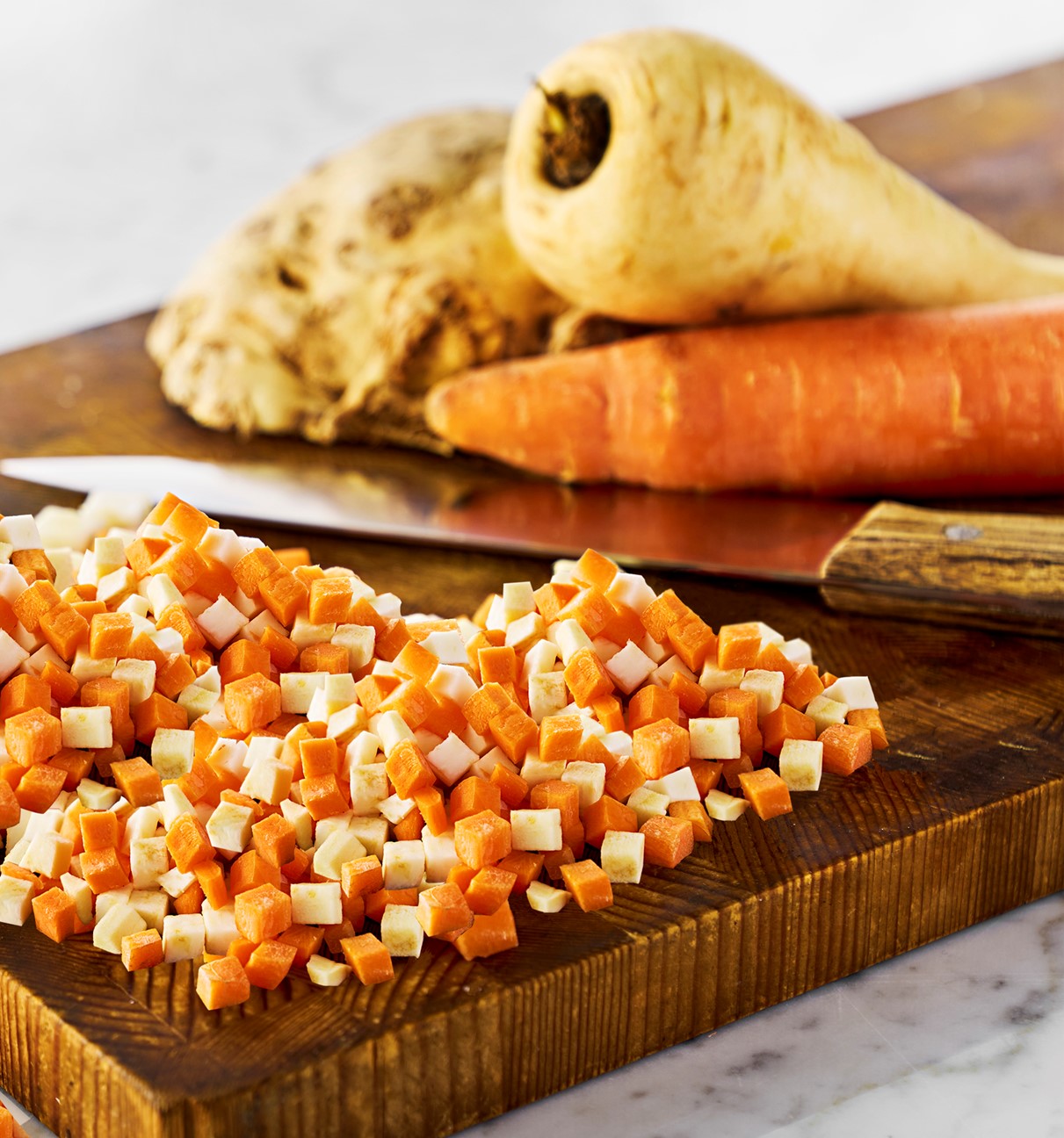 Rotfruktsmix brunoise 3 mm 2 kg - Färskvaruhallen Menigo - Dabas