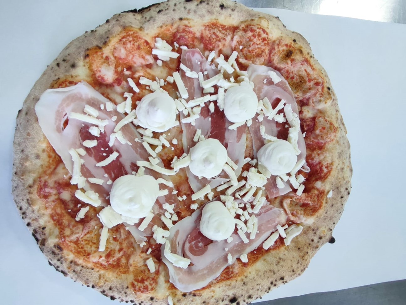 Pizza Mascarpone och Pancetta
